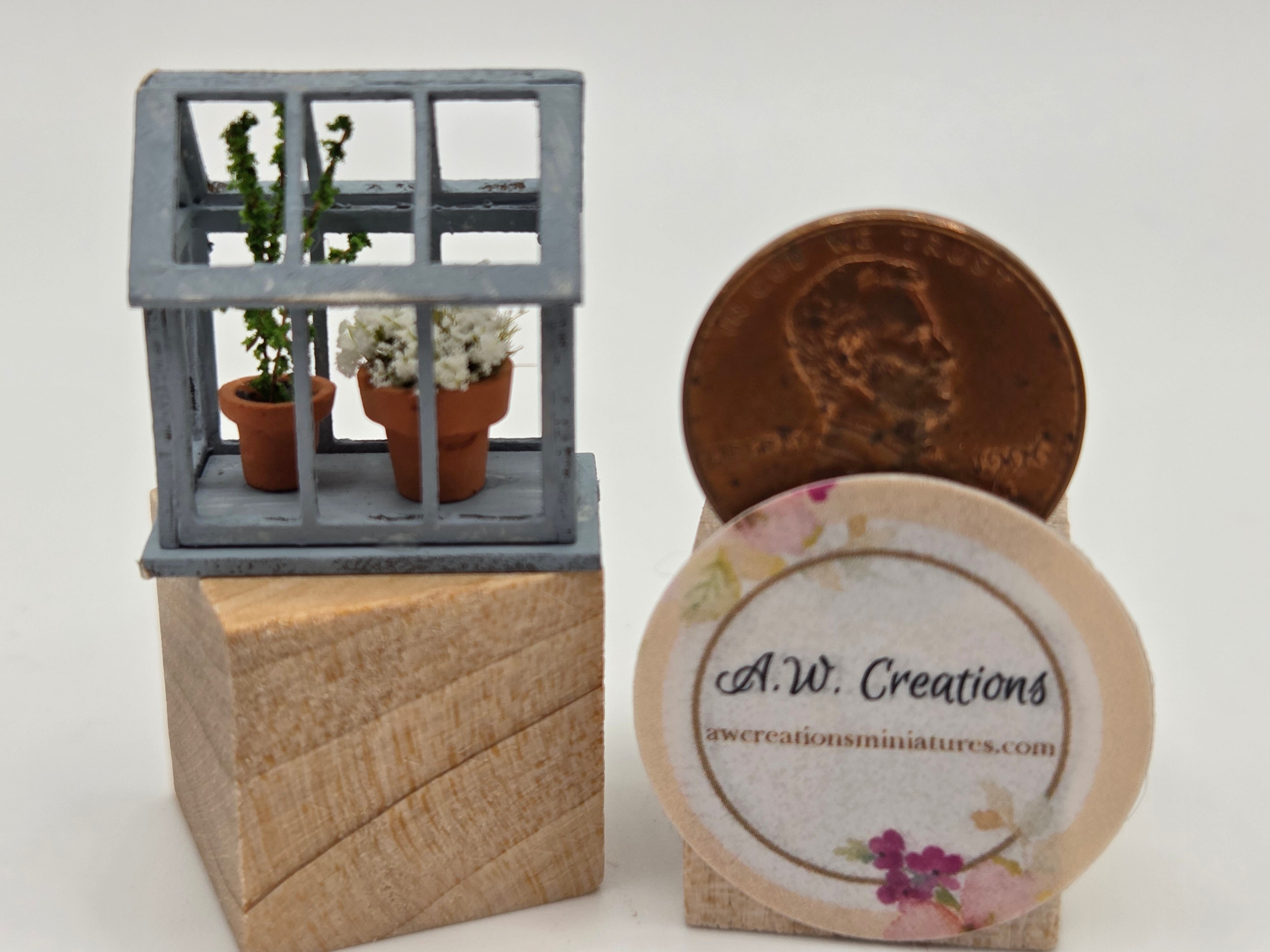 Terrarium - Blue with potted plants 1:24 – A.W. Creations Miniatures